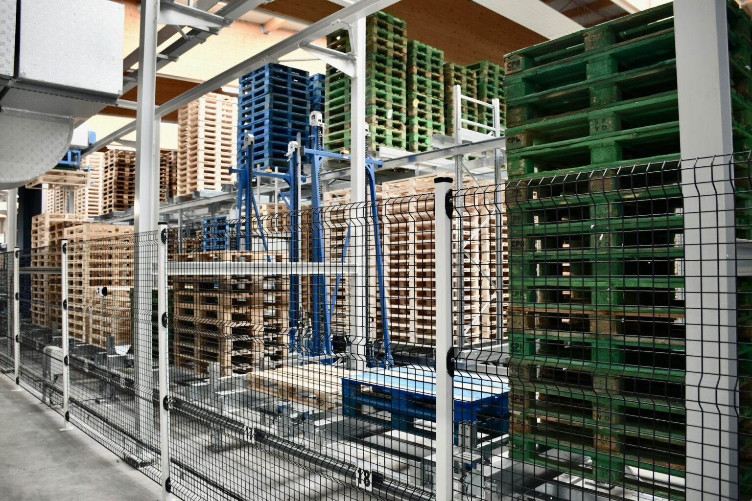 Revolutionizing Warehousing with Automated Palletizing